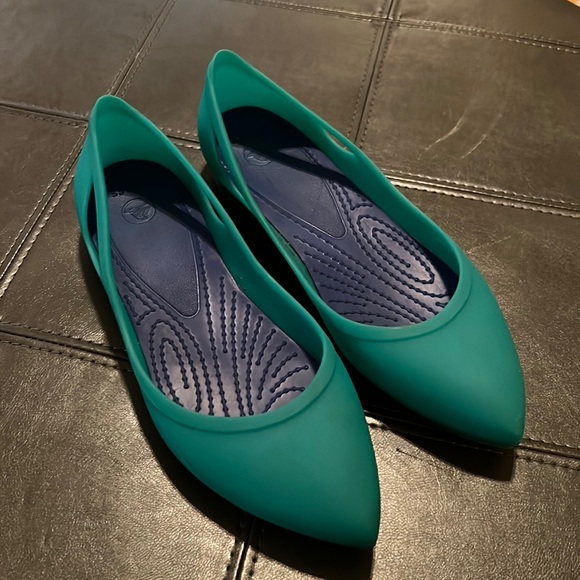 CROCS | Shoes | Crocs Flats | Poshmark